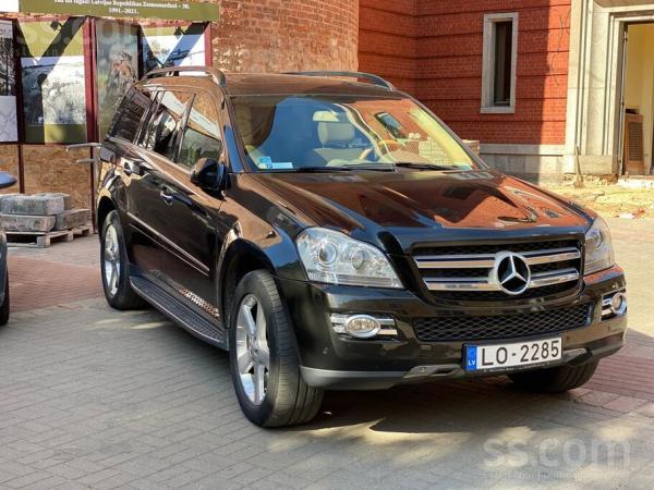 Melns Mercedes-Benz gl-500 2007 Rīga, ar dzinēja tilpumu 5.50 L un nobraukumu 320 tūkst. km par 7600 €, foto 1 vietnē AUTOMOTO.COM.LV