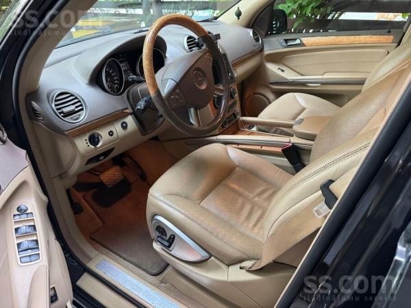 Melns Mercedes-Benz gl-500 2007 Rīga, ar dzinēja tilpumu 5.50 L un nobraukumu 320 tūkst. km par 7600 €, foto 8 vietnē AUTOMOTO.COM.LV