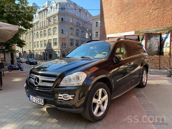 Черный Мерседес ГЛ 500 2007 в Рига, объемом двигателя 5.50 л и пробегом 320 тыс. км за 7600 €, фото 3 на AUTOMOTO.COM.LV
