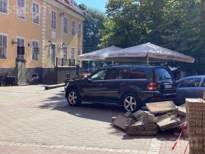 Черный Мерседес ГЛ 500 2007 в Рига, объемом двигателя 5.50 л и пробегом 320 тыс. км за 7600 €, фото 6 на AUTOMOTO.COM.LV
