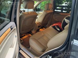 Черный Мерседес ГЛ 500 2007 в Рига, объемом двигателя 5.50 л и пробегом 320 тыс. км за 7600 €, фото 10 на AUTOMOTO.COM.LV