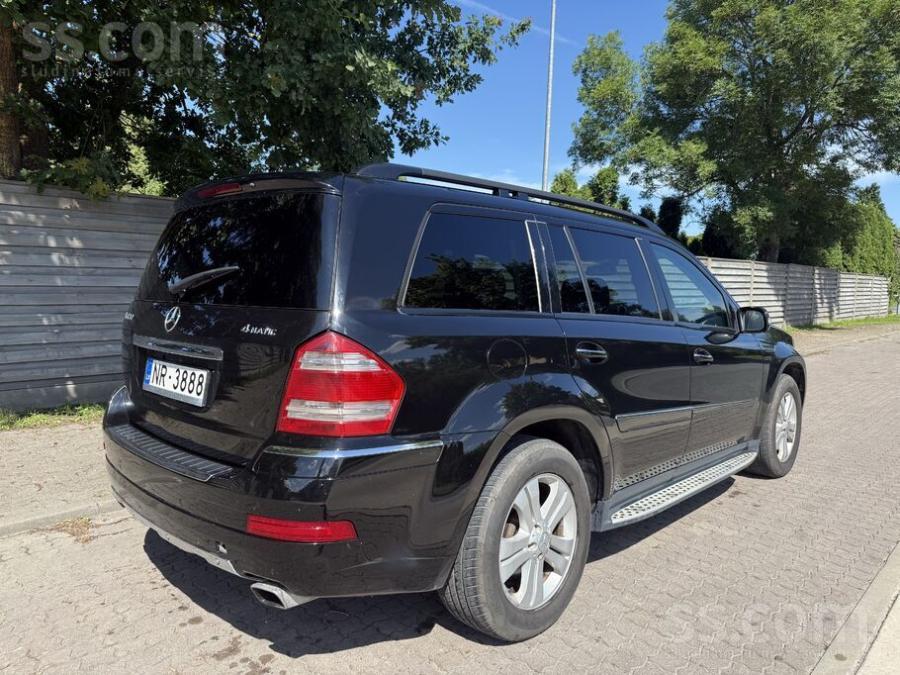 Melns Mercedes-Benz gl-500 2007 Jelgava, ar dzinēja tilpumu 4.70 L un nobraukumu 398 tūkst. km par 5900 €, foto 4 vietnē AUTOMOTO.COM.LV