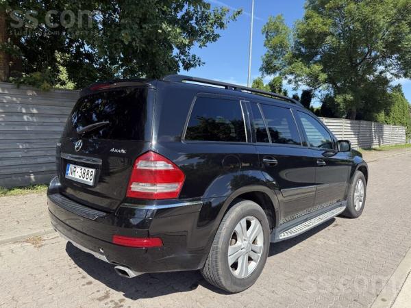 Melns Mercedes-Benz gl-500 2007 Jelgava, ar dzinēja tilpumu 4.70 L un nobraukumu 398 tūkst. km par 5900 €, foto 3 vietnē AUTOMOTO.COM.LV