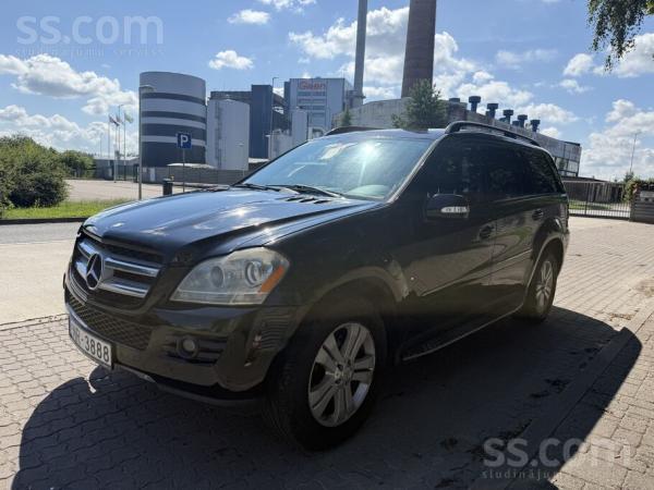 Melns Mercedes-Benz gl-500 2007 Jelgava, ar dzinēja tilpumu 4.70 L un nobraukumu 398 tūkst. km par 5900 €, foto 6 vietnē AUTOMOTO.COM.LV
