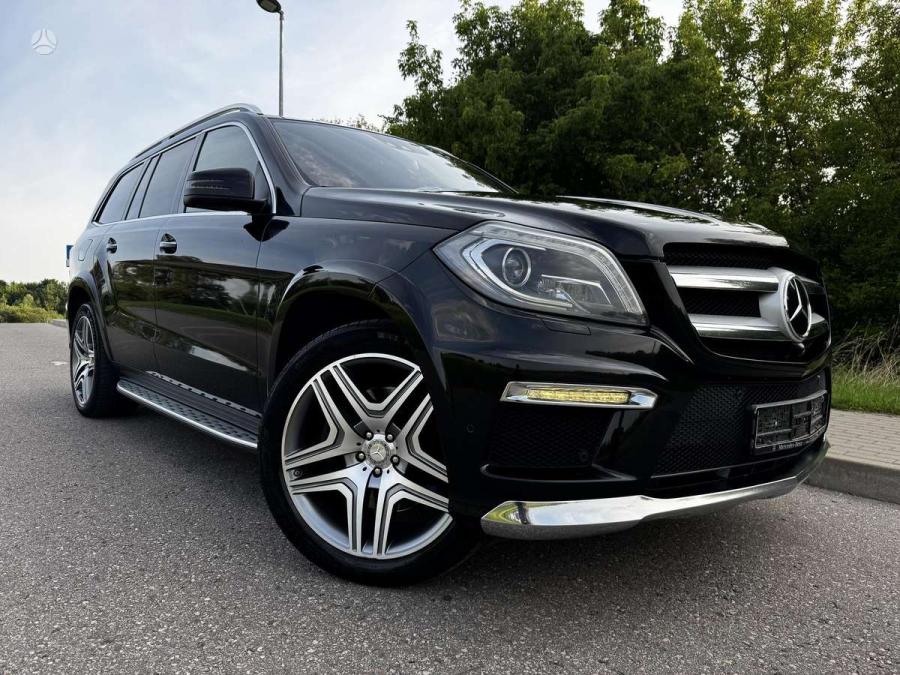 Black Mercedes-Benz gl-500 2015 in Vilnius, with an engine capacity of 4.66 L and mileage of 182 thousand km for 21999 €, photo 1 on AUTOMOTO.COM.LV