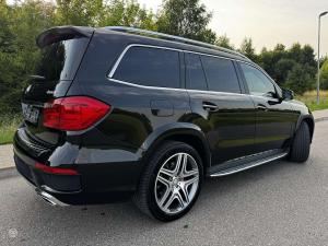 Black Mercedes-Benz gl-500 2015 in Vilnius, with an engine capacity of 4.66 L and mileage of 182 thousand km for 21999 €, photo 6 on AUTOMOTO.COM.LV