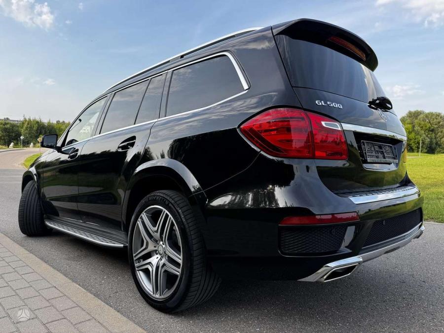 Black Mercedes-Benz gl-500 2015 in Vilnius, with an engine capacity of 4.66 L and mileage of 182 thousand km for 21999 €, photo 8 on AUTOMOTO.COM.LV