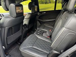 Black Mercedes-Benz gl-500 2015 in Vilnius, with an engine capacity of 4.66 L and mileage of 182 thousand km for 21999 €, photo 22 on AUTOMOTO.COM.LV