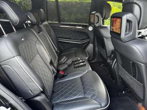 Black Mercedes-Benz gl-500 2015 in Vilnius, with an engine capacity of 4.66 L and mileage of 182 thousand km for 21999 €, photo 24 on AUTOMOTO.COM.LV