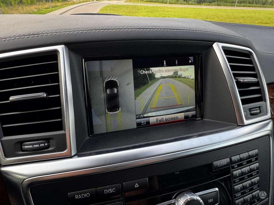 Black Mercedes-Benz gl-500 2015 in Vilnius, with an engine capacity of 4.66 L and mileage of 182 thousand km for 21999 €, photo 38 on AUTOMOTO.COM.LV