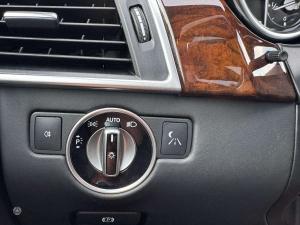 Black Mercedes-Benz gl-500 2015 in Vilnius, with an engine capacity of 4.66 L and mileage of 182 thousand km for 21999 €, photo 50 on AUTOMOTO.COM.LV