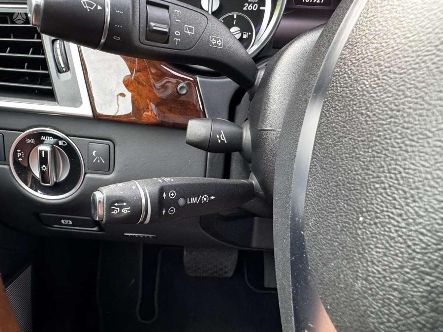 Black Mercedes-Benz gl-500 2015 in Vilnius, with an engine capacity of 4.66 L and mileage of 182 thousand km for 21999 €, photo 51 on AUTOMOTO.COM.LV