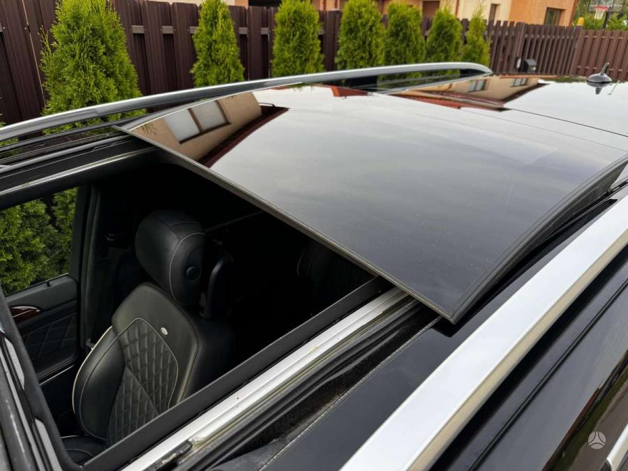 Black Mercedes-Benz gl-500 2015 in Vilnius, with an engine capacity of 4.66 L and mileage of 182 thousand km for 21999 €, photo 56 on AUTOMOTO.COM.LV