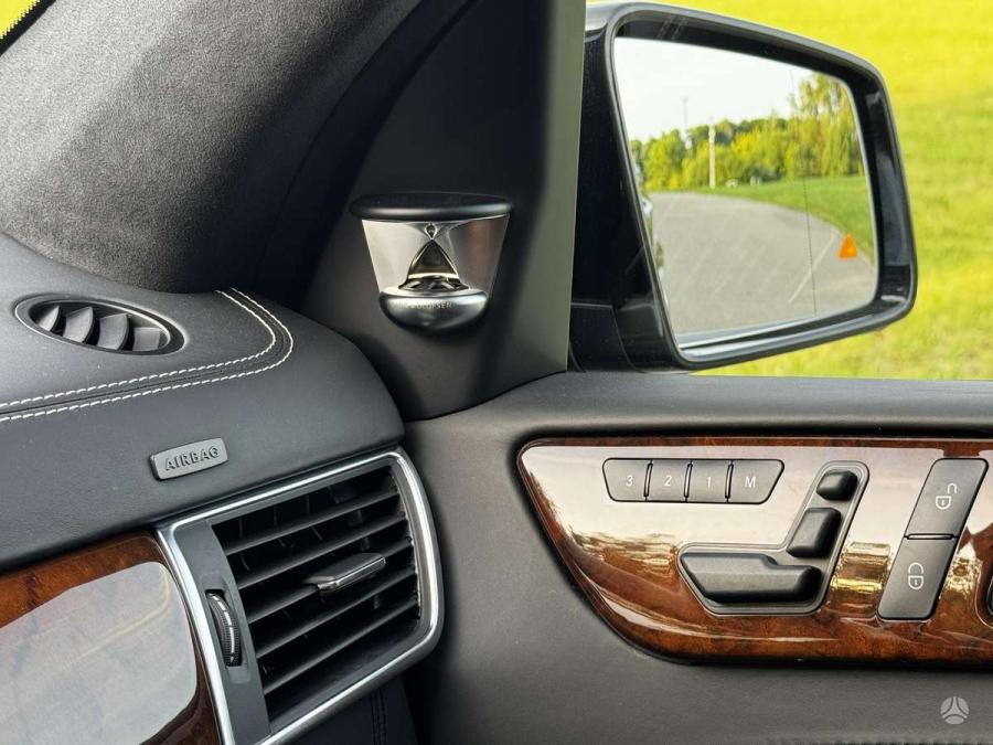 Melns Mercedes-Benz gl-500 2015 Viļņa, ar dzinēja tilpumu 4.66 L un nobraukumu 182 tūkst. km par 23900 €, foto 35 vietnē AUTOMOTO.COM.LV