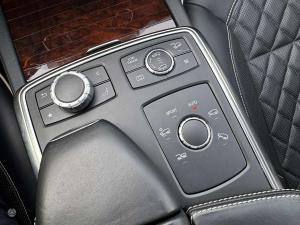 Melns Mercedes-Benz gl-500 2015 Viļņa, ar dzinēja tilpumu 4.70 L un nobraukumu 182 tūkst. km par 17500 €, foto 38 vietnē AUTOMOTO.COM.LV