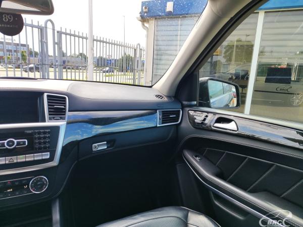 Mercedes-Benz gl-500 2013 Klaipėda, ar dzinēja tilpumu 4.66 L un nobraukumu 354 tūkst. km par 11900 €, foto 5 vietnē AUTOMOTO.COM.LV