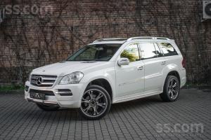 Белый Мерседес ГЛ 500 2010 в Рига, объемом двигателя 5.50 л и пробегом 162 тыс. км за 12777 €, фото  на AUTOMOTO.COM.LV