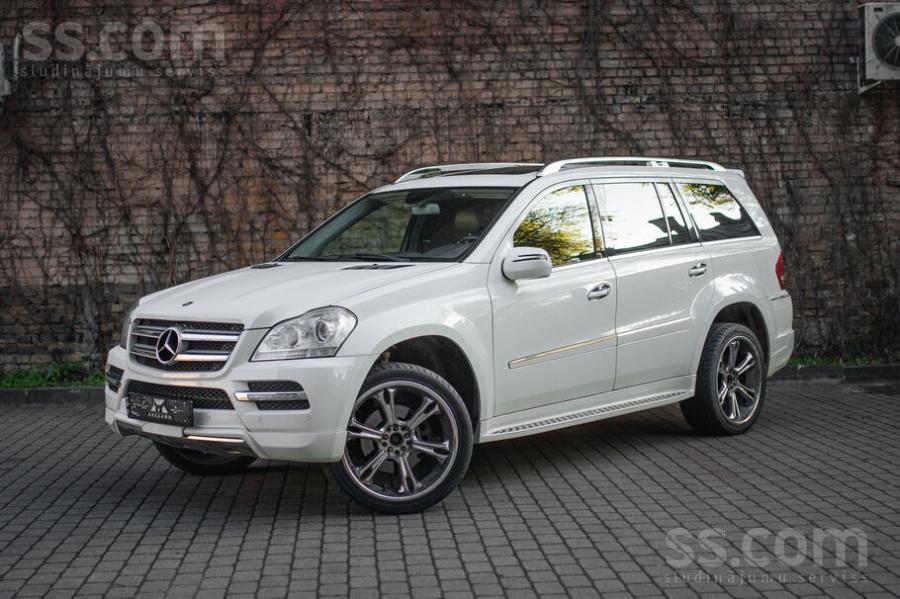 Белый Мерседес ГЛ 500 2010 в Рига, объемом двигателя 5.50 л и пробегом 162 тыс. км за 12777 €, фото 1 на AUTOMOTO.COM.LV