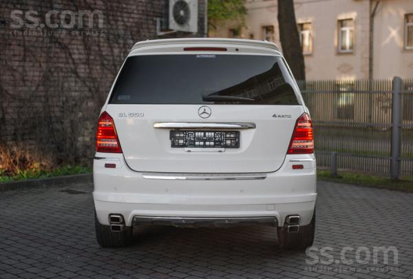 Белый Мерседес ГЛ 500 2010 в Рига, объемом двигателя 5.50 л и пробегом 162 тыс. км за 12777 €, фото 10 на AUTOMOTO.COM.LV