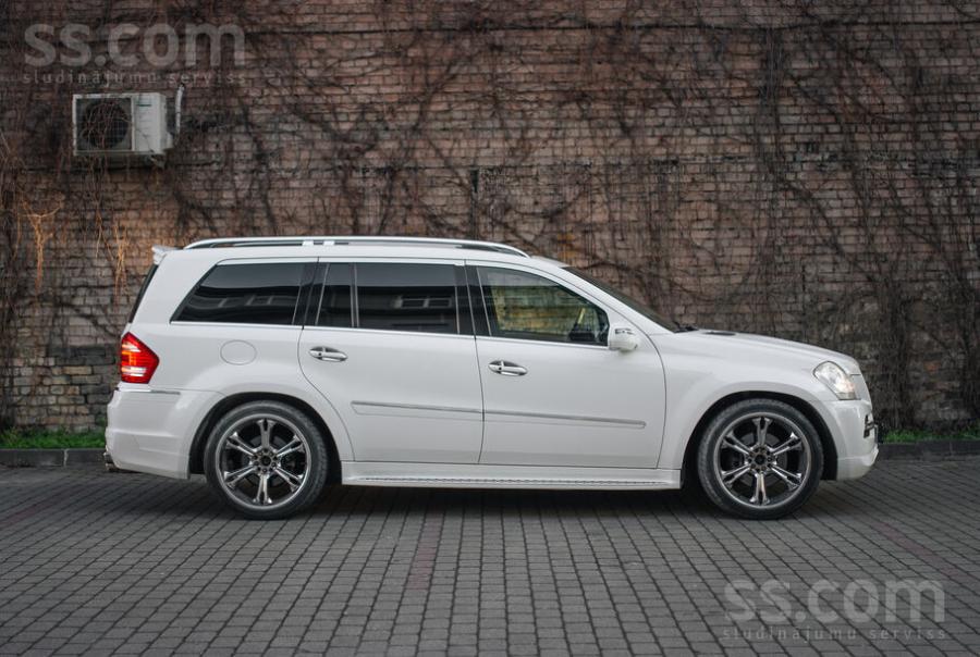 Белый Мерседес ГЛ 500 2010 в Рига, объемом двигателя 5.50 л и пробегом 162 тыс. км за 12777 €, фото 17 на AUTOMOTO.COM.LV