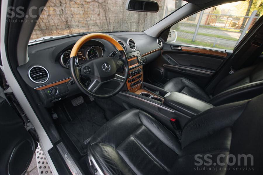 Белый Мерседес ГЛ 500 2010 в Рига, объемом двигателя 5.50 л и пробегом 162 тыс. км за 12777 €, фото 30 на AUTOMOTO.COM.LV