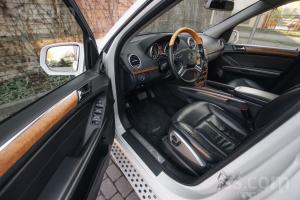 Белый Мерседес ГЛ 500 2010 в Рига, объемом двигателя 5.50 л и пробегом 162 тыс. км за 12777 €, фото 31 на AUTOMOTO.COM.LV