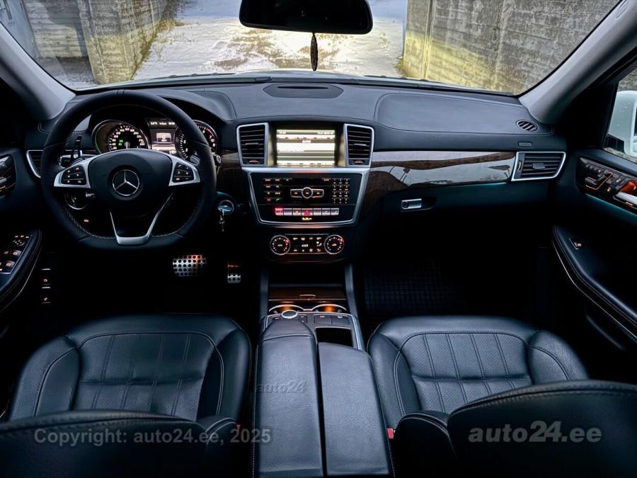 White Mercedes-Benz gl-500 2013 in Tallinn, with an engine capacity of 4.70 L and mileage of 274 thousand km for 25500 €, photo 13 on AUTOMOTO.COM.LV