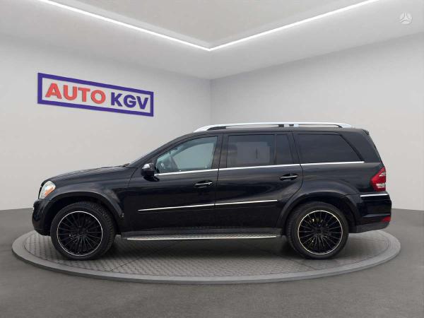 Black Mercedes-Benz gl-550 2010 in Kaunas, with an engine capacity of 5.50 L and mileage of 311 thousand km for 7499 €, photo 2 on AUTOMOTO.COM.LV