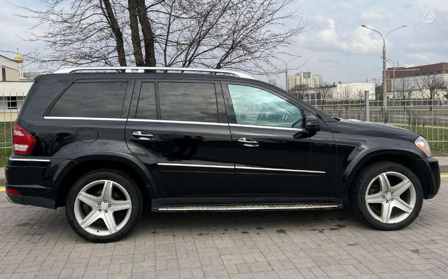 Melns Mercedes-Benz gl-550 2011 Viļņa, ar dzinēja tilpumu 5.50 L un nobraukumu 299 tūkst. km par 9999 €, foto 6 vietnē AUTOMOTO.COM.LV