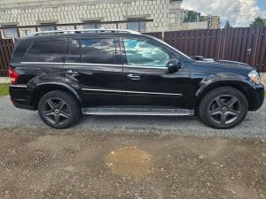 Black Mercedes-Benz gl-550 2011 in Panevezys, with an engine capacity of 5.46 L and mileage of 164 thousand km for 12900 €, photo 4 on AUTOMOTO.COM.LV