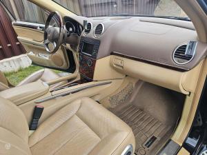 Black Mercedes-Benz gl-550 2011 in Panevezys, with an engine capacity of 5.46 L and mileage of 164 thousand km for 12900 €, photo 13 on AUTOMOTO.COM.LV