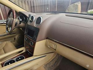 Black Mercedes-Benz gl-550 2011 in Panevezys, with an engine capacity of 5.46 L and mileage of 164 thousand km for 12900 €, photo 14 on AUTOMOTO.COM.LV
