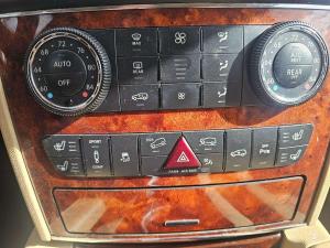Black Mercedes-Benz gl-550 2011 in Panevezys, with an engine capacity of 5.46 L and mileage of 164 thousand km for 12900 €, photo 16 on AUTOMOTO.COM.LV