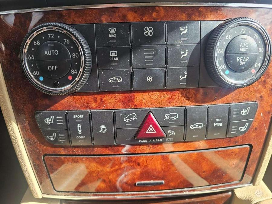 Black Mercedes-Benz gl-550 2011 in Panevezys, with an engine capacity of 5.46 L and mileage of 164 thousand km for 12900 €, photo 16 on AUTOMOTO.COM.LV