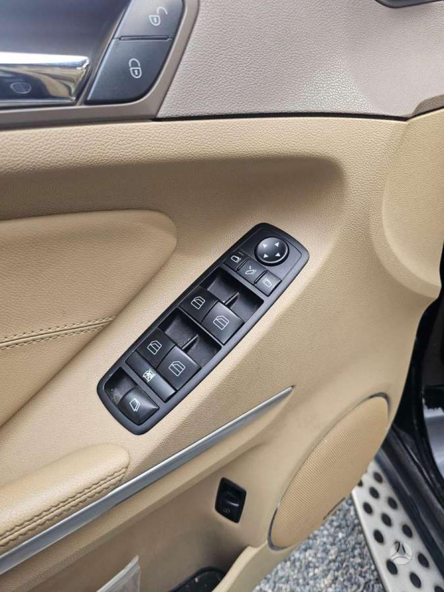 Black Mercedes-Benz gl-550 2011 in Panevezys, with an engine capacity of 5.46 L and mileage of 164 thousand km for 12900 €, photo 17 on AUTOMOTO.COM.LV