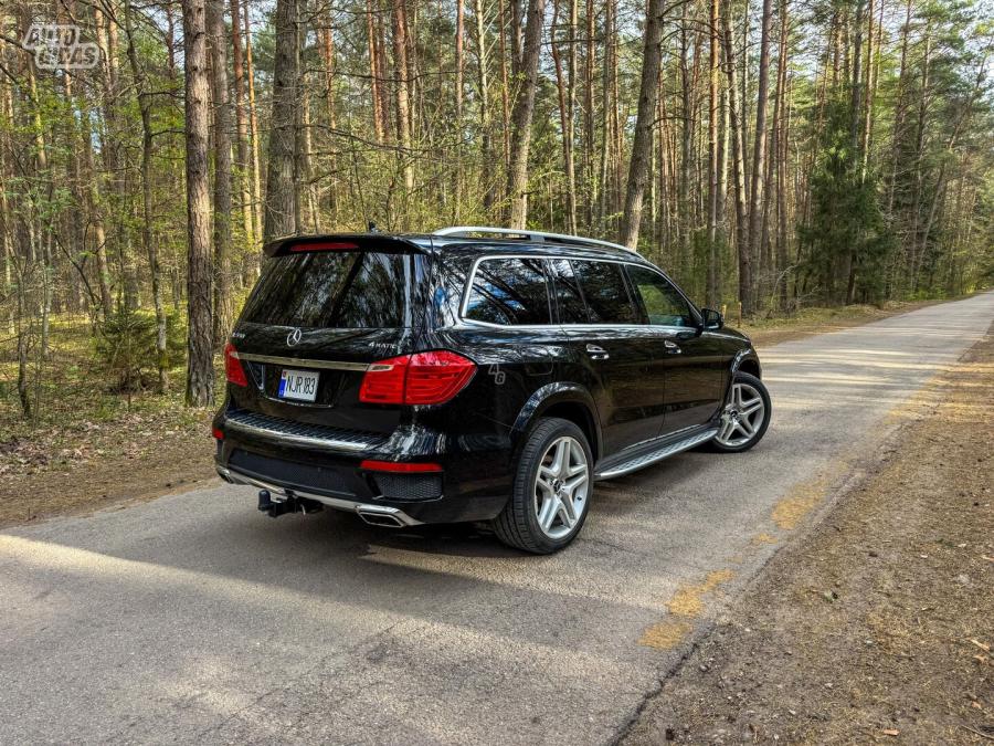 Melns Mercedes-Benz gl-550 2013 Kauņa, ar dzinēja tilpumu 4.70 L un nobraukumu 221 tūkst. km par 19500 €, foto 3 vietnē AUTOMOTO.COM.LV