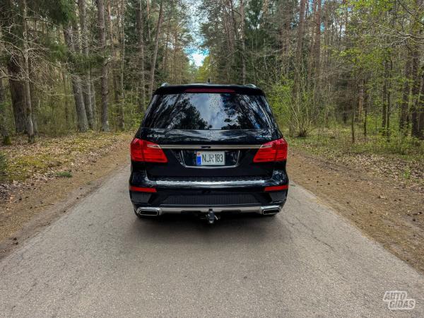 Melns Mercedes-Benz gl-550 2013 Kauņa, ar dzinēja tilpumu 4.70 L un nobraukumu 221 tūkst. km par 19500 €, foto 5 vietnē AUTOMOTO.COM.LV