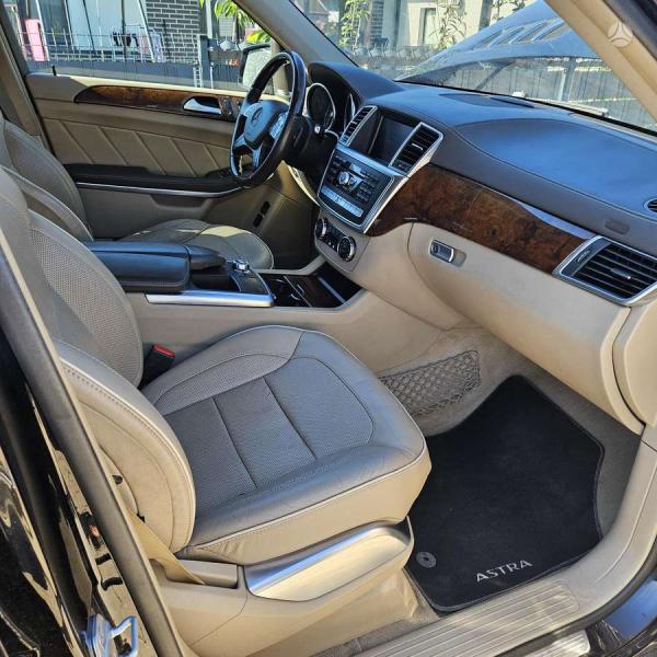 Melns Mercedes-Benz gl-550 2013 Kauņa, ar dzinēja tilpumu 4.70 L un nobraukumu 269 tūkst. km par 12000 €, foto 4 vietnē AUTOMOTO.COM.LV