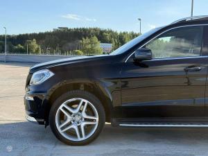 Black Mercedes-Benz gl-550 2013 in Vilnius, with an engine capacity of 4.70 L and mileage of 240 thousand km for 17500 €, photo 15 on AUTOMOTO.COM.LV