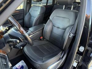 Black Mercedes-Benz gl-550 2013 in Vilnius, with an engine capacity of 4.70 L and mileage of 240 thousand km for 17500 €, photo 19 on AUTOMOTO.COM.LV