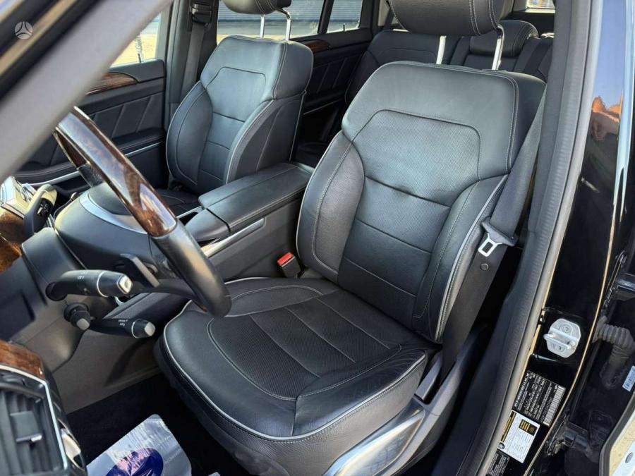 Black Mercedes-Benz gl-550 2013 in Vilnius, with an engine capacity of 4.70 L and mileage of 240 thousand km for 17500 €, photo 19 on AUTOMOTO.COM.LV
