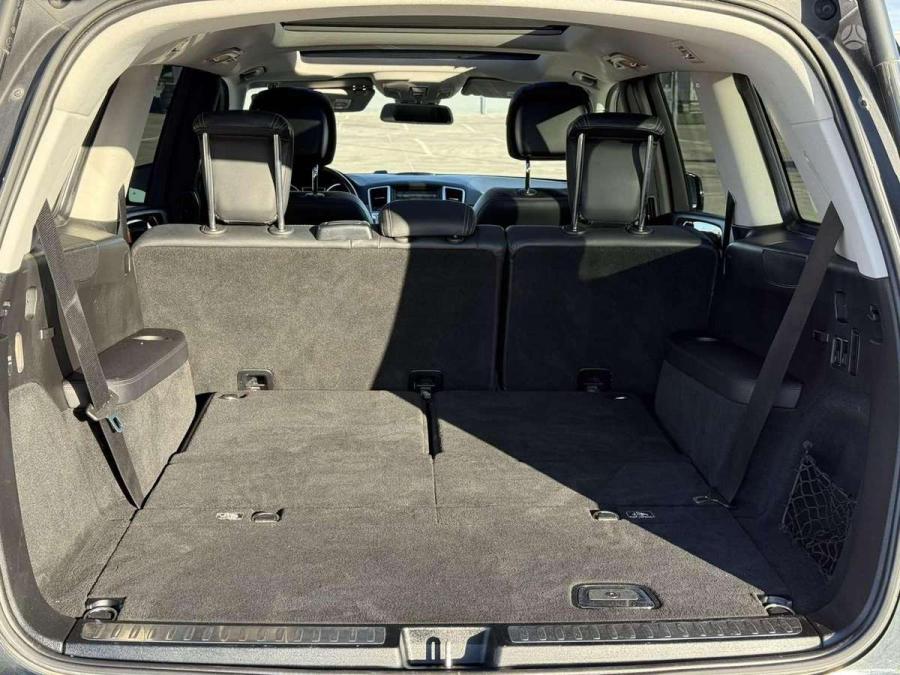 Black Mercedes-Benz gl-550 2013 in Vilnius, with an engine capacity of 4.70 L and mileage of 240 thousand km for 17500 €, photo 25 on AUTOMOTO.COM.LV