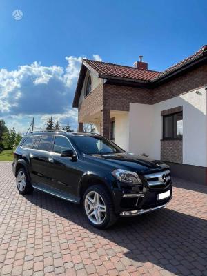 Black Mercedes-Benz gl-550 2013 in Vilnius, with an engine capacity of 4.60 L and mileage of 145 thousand km for 14500 €, photo  on AUTOMOTO.COM.LV