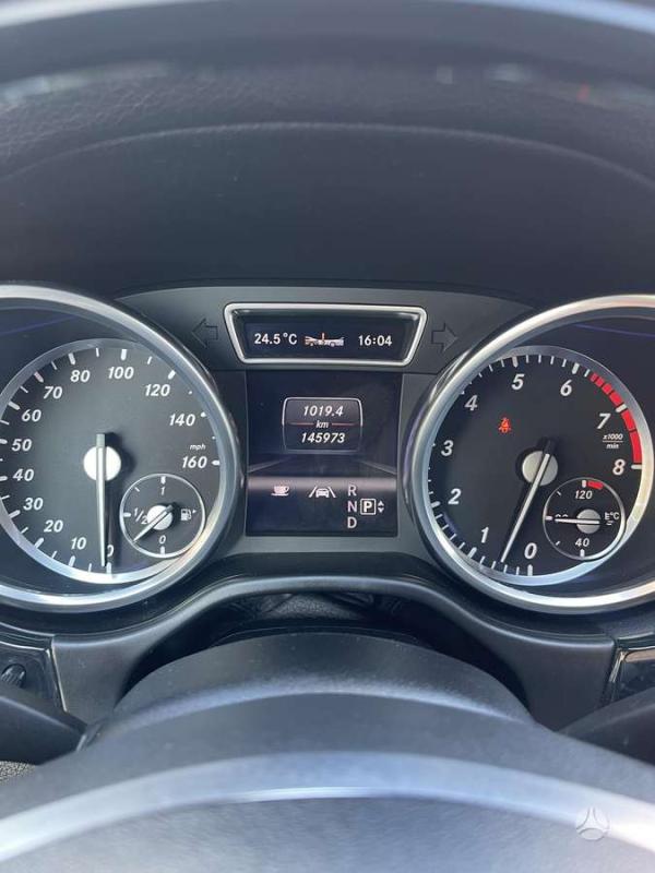 Mercedes-Benz gl-550 2013 Viļņa vietnē Melns Mercedes-Benz gl-550 2013 Viļņa, ar dzinēja tilpumu 4.60 L un nobraukumu 145 tūkst. km par 14500 €, foto 6 vietnē AUTOMOTO.COM.LV