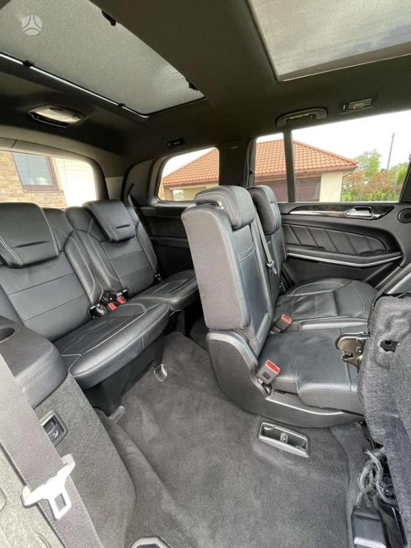 Mercedes-Benz gl-550 2013 Viļņa vietnē Melns Mercedes-Benz gl-550 2013 Viļņa, ar dzinēja tilpumu 4.60 L un nobraukumu 145 tūkst. km par 14500 €, foto 7 vietnē AUTOMOTO.COM.LV