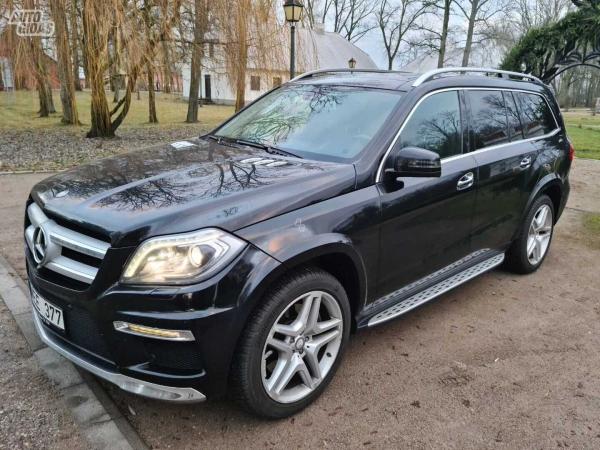 Black Mercedes-Benz gl-550 2015 in Sakiai, with an engine capacity of 4.70 L and mileage of 215 thousand km for 18200 €, photo 8 on AUTOMOTO.COM.LV