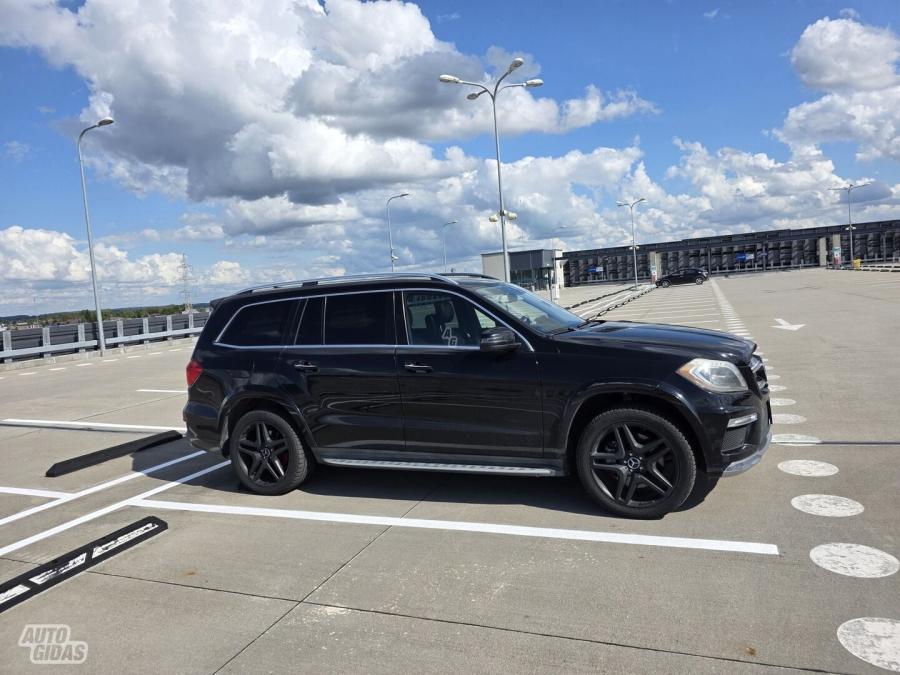 Melns Mercedes-Benz gl-550 2015 Kauņa, ar dzinēja tilpumu 4.70 L un nobraukumu 250 tūkst. km par 15000 €, foto 3 vietnē AUTOMOTO.COM.LV
