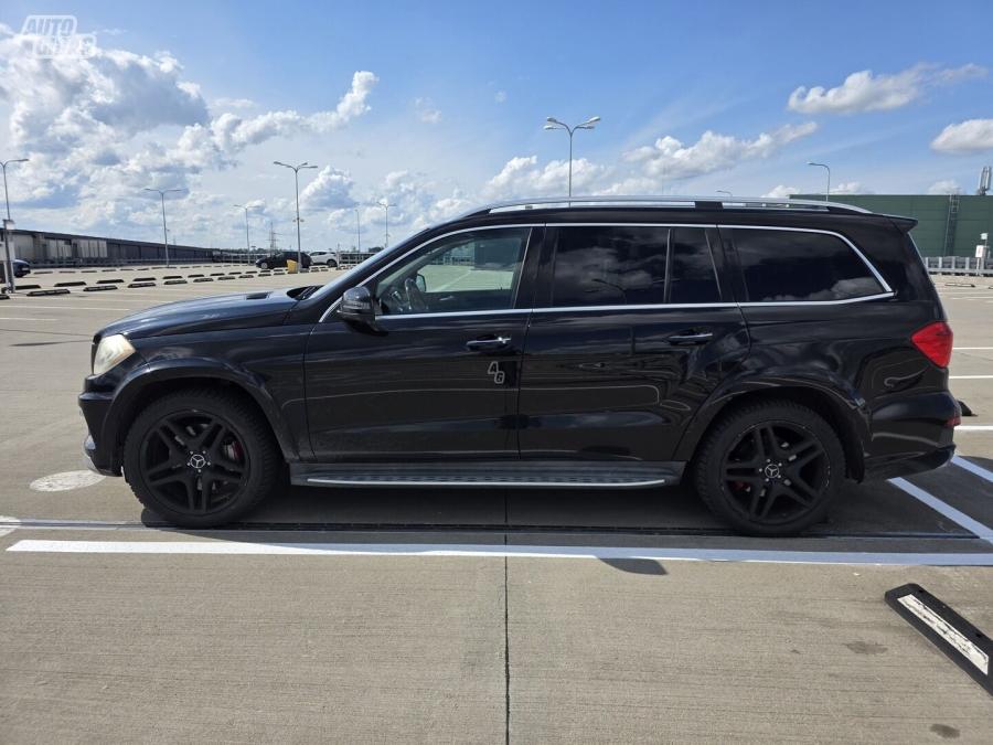 Melns Mercedes-Benz gl-550 2015 Kauņa, ar dzinēja tilpumu 4.70 L un nobraukumu 250 tūkst. km par 15000 €, foto 4 vietnē AUTOMOTO.COM.LV