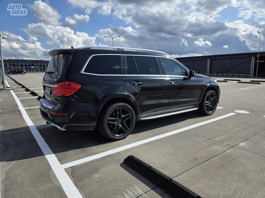 Melns Mercedes-Benz gl-550 2015 Kauņa, ar dzinēja tilpumu 4.70 L un nobraukumu 250 tūkst. km par 15000 €, foto 6 vietnē AUTOMOTO.COM.LV