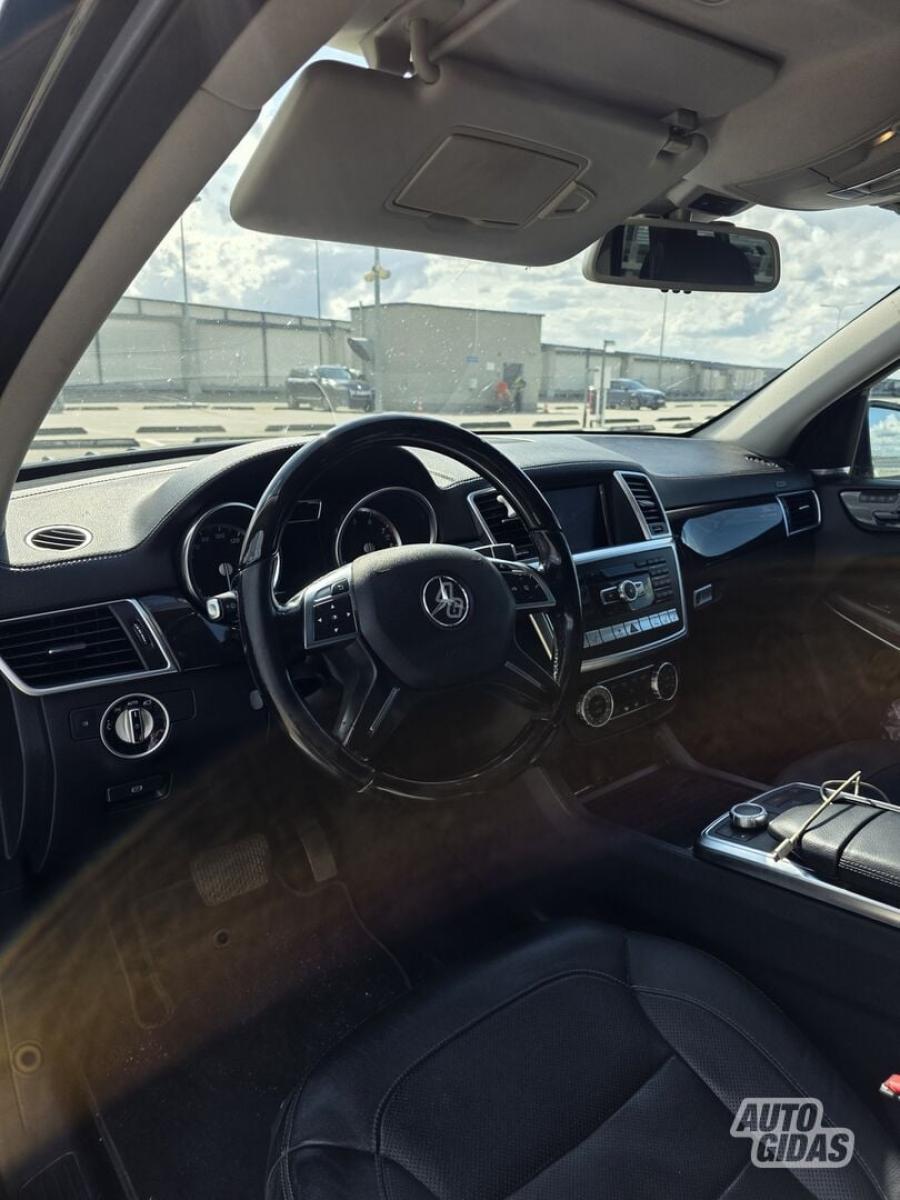Melns Mercedes-Benz gl-550 2015 Kauņa, ar dzinēja tilpumu 4.70 L un nobraukumu 250 tūkst. km par 15000 €, foto 8 vietnē AUTOMOTO.COM.LV